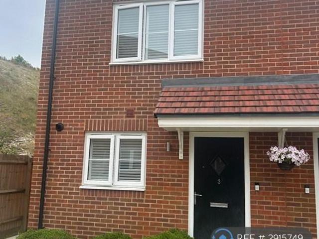 2 bedroom end of terrace house to rent