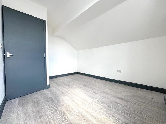 2 bedroom end of terrace house to rent