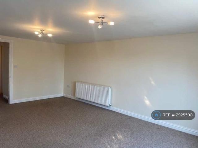 2 bedroom end of terrace house to rent