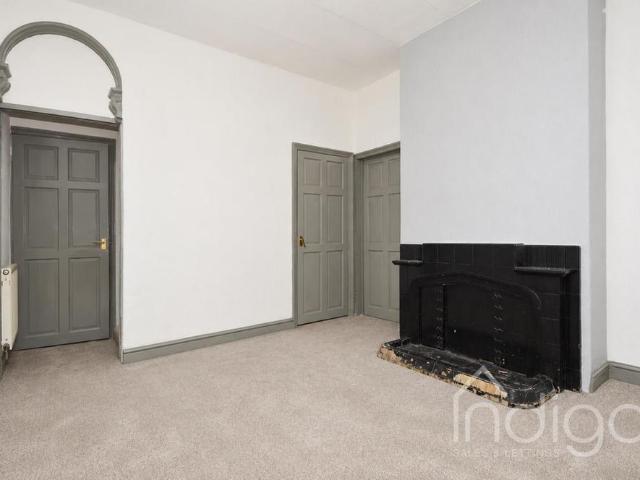 2 bedroom end of terrace house to rent