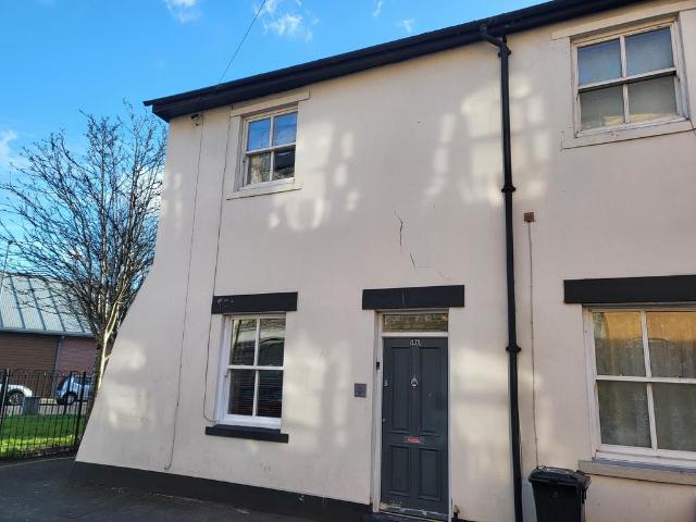 2 bedroom end of terrace house to rent