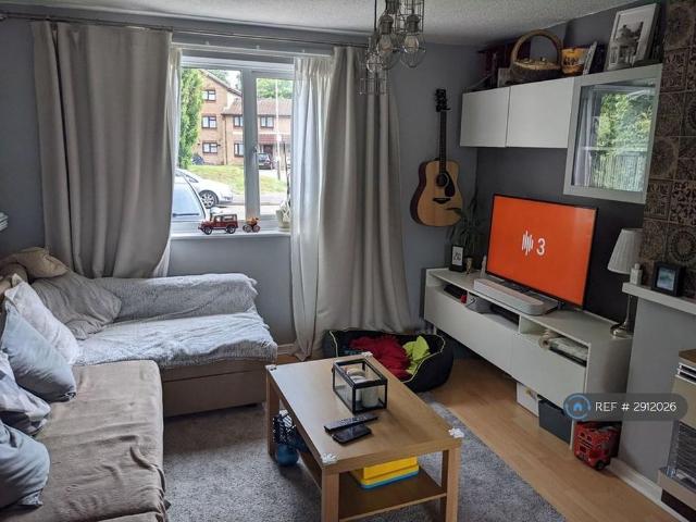 2 bedroom end of terrace house to rent