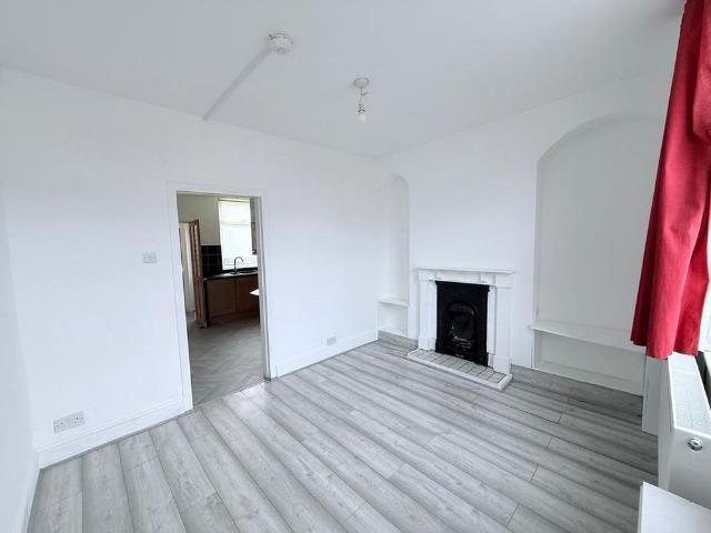 2 bedroom end of terrace house to rent
