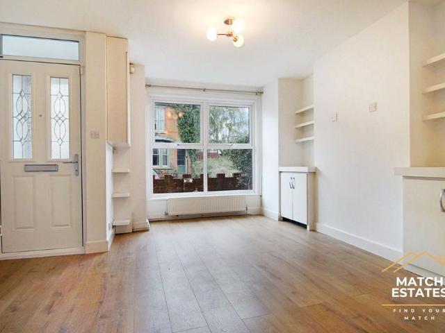 2 bedroom end of terrace house to rent