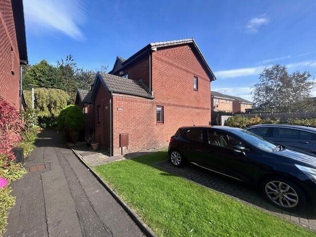 2 bedroom end of terrace house to rent