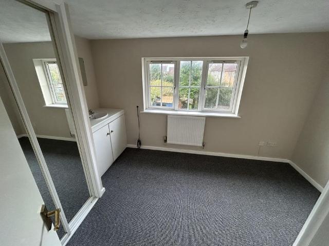 2 bedroom end of terrace house to rent