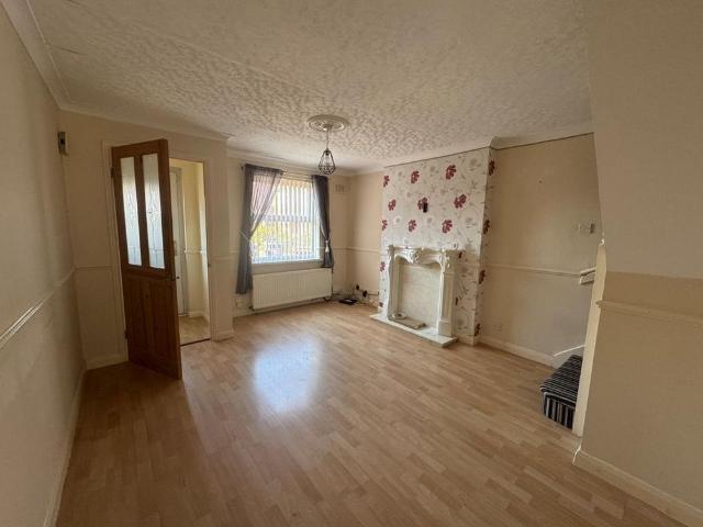 2 bedroom end of terrace house to rent