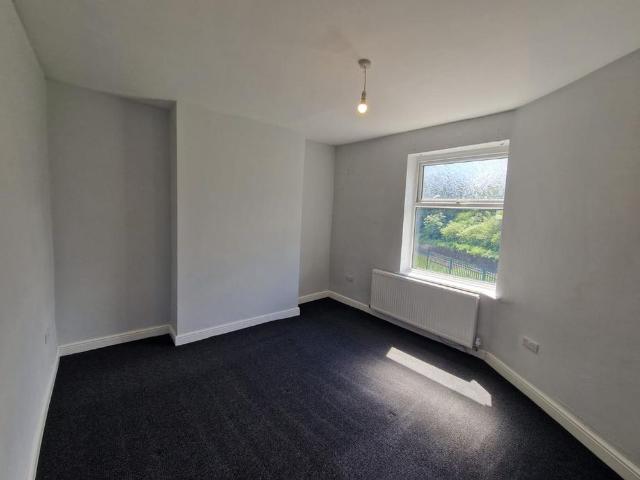 2 bedroom end of terrace house to rent