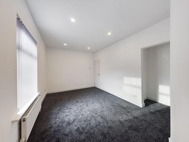 2 bedroom end of terrace house to rent