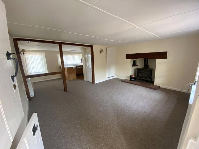 2 bedroom end of terrace house to rent
