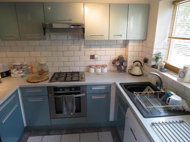 2 bedroom end of terrace house to rent