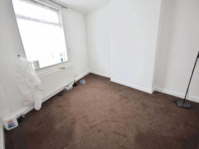 2 bedroom end of terrace house to rent