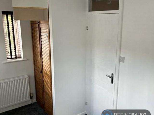 2 bedroom end of terrace house to rent