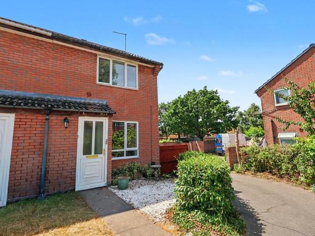 2 bedroom end of terrace house to rent