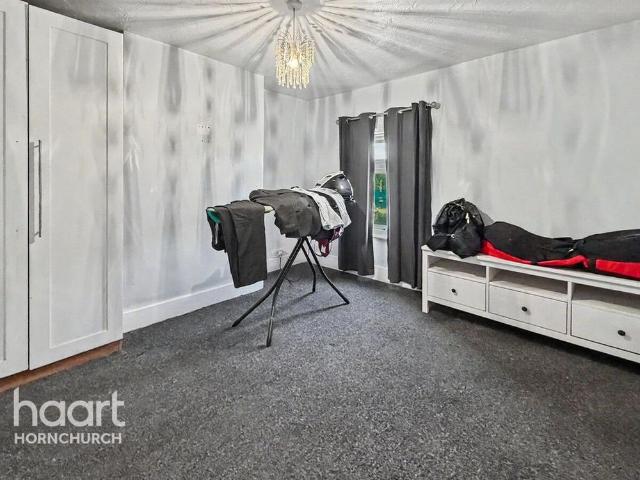 2 bedroom end of terrace house to rent