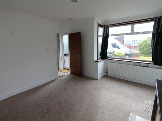 2 bedroom end of terrace house to rent