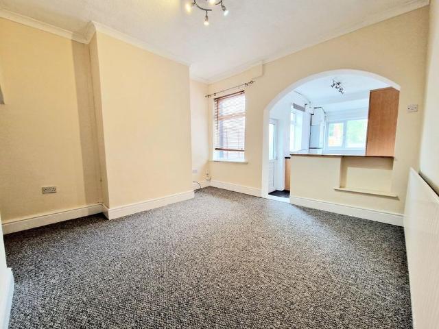 2 bedroom end of terrace house to rent