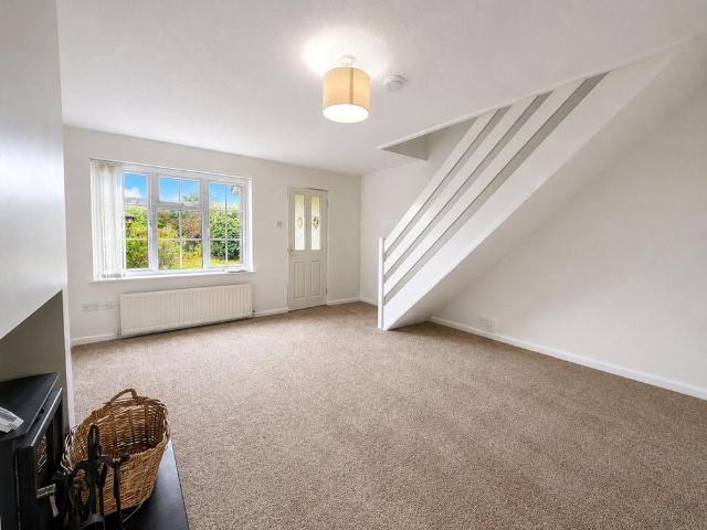 2 bedroom end of terrace house to rent
