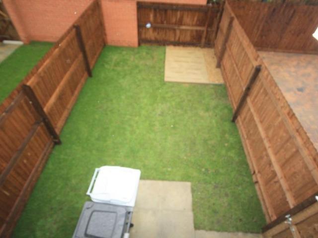 2 bedroom end of terrace house to rent