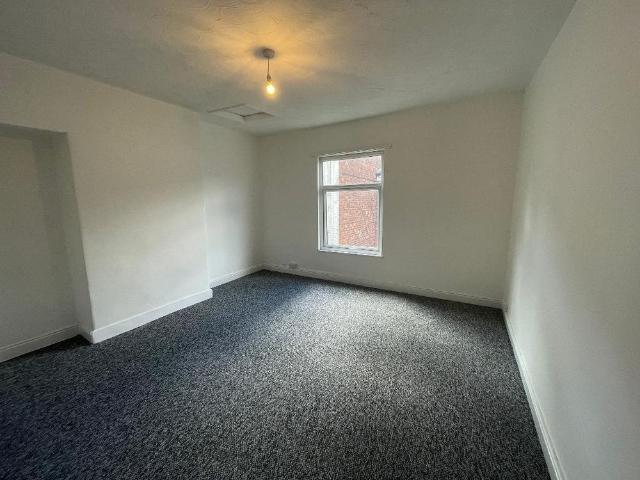 2 bedroom end of terrace house to rent