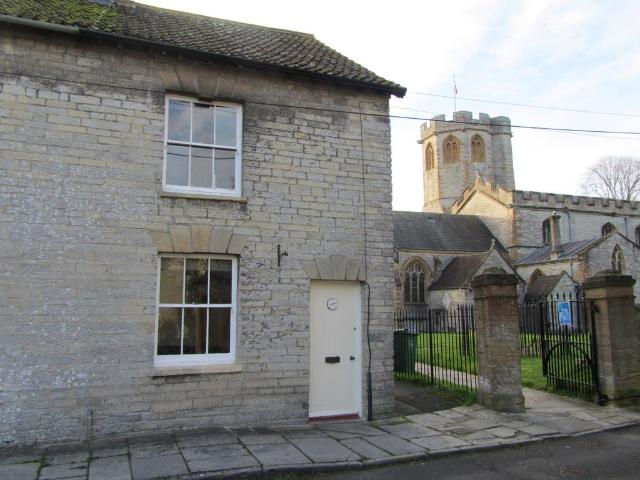 2 bedroom end of terrace house to rent