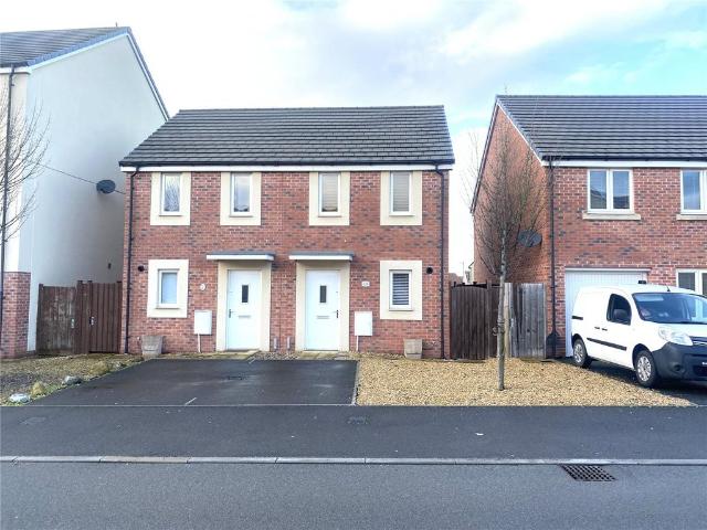 2 bedroom end of terrace house to rent