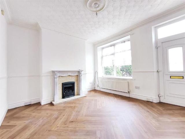2 bedroom end of terrace house to rent
