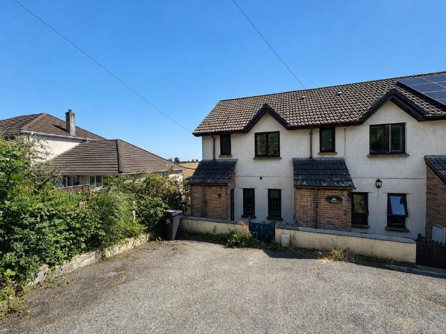 2 bedroom end of terrace house to rent
