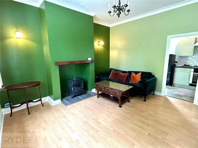 2 bedroom end of terrace house to rent