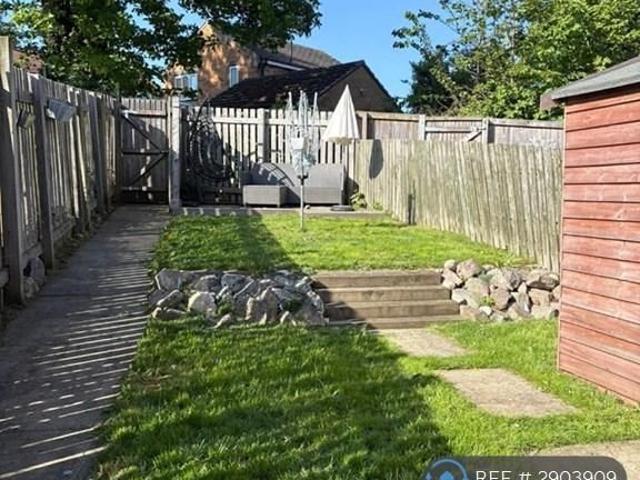 2 bedroom end of terrace house to rent