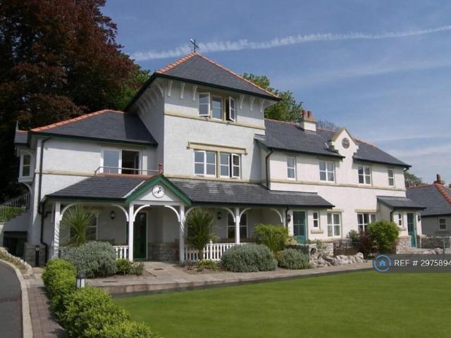 2 bedroom end of terrace house to rent
