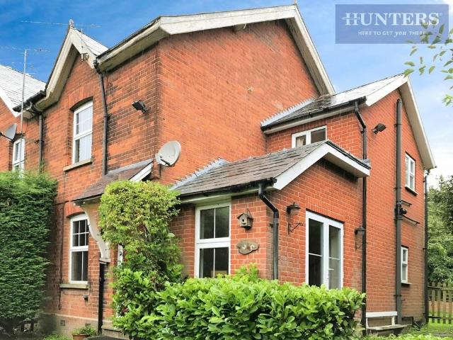 2 bedroom end of terrace house to rent