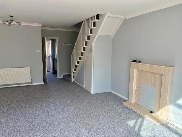 2 bedroom end of terrace house to rent