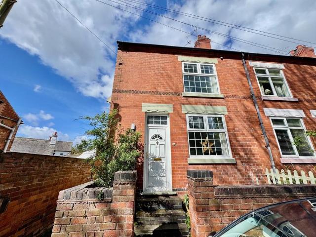 2 bedroom end of terrace house to rent