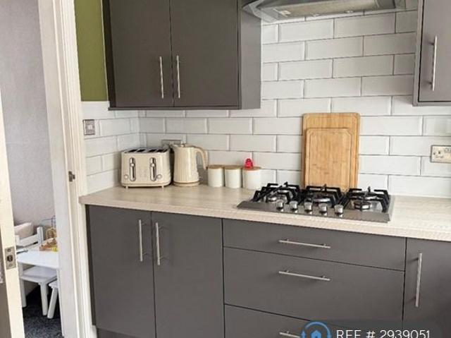 2 bedroom end of terrace house to rent