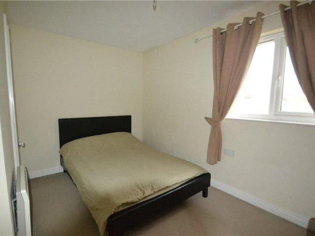 2 bedroom end of terrace house to rent