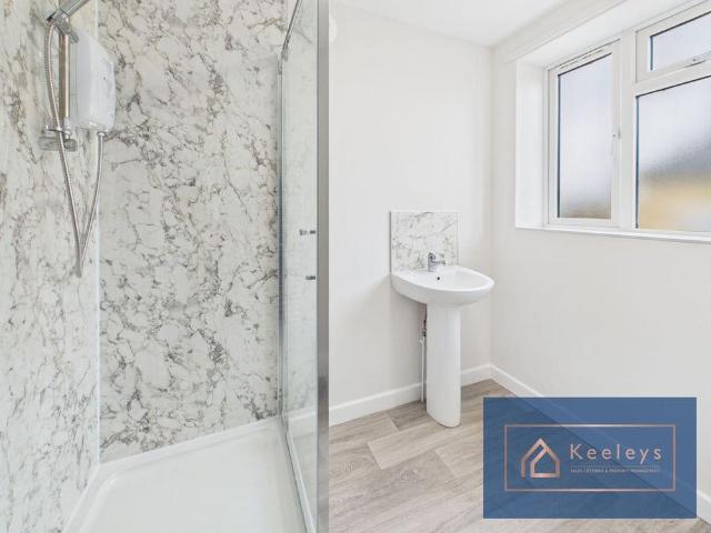 2 bedroom end of terrace house to rent