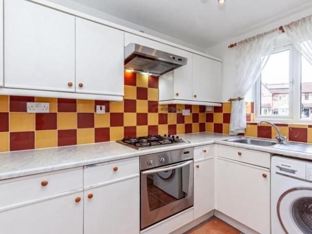 2 bedroom end of terrace house to rent