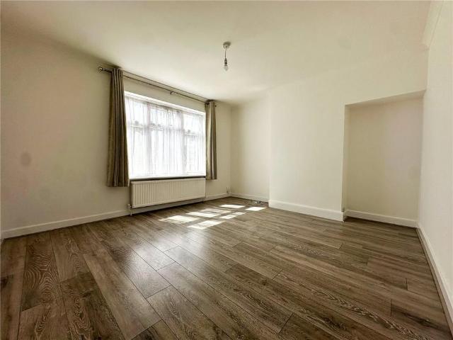 2 bedroom end of terrace house to rent