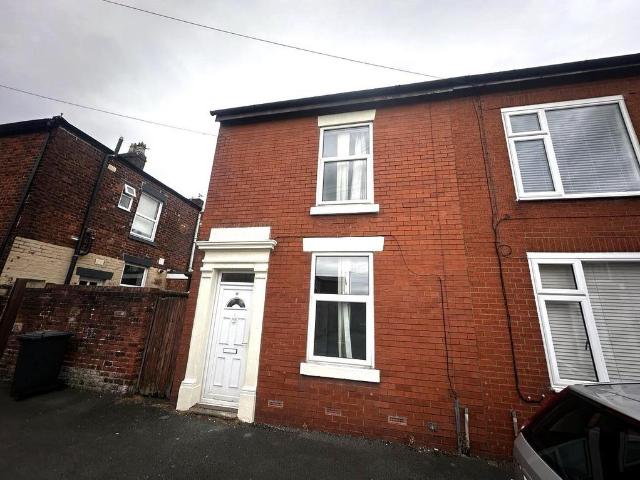 2 bedroom end of terrace house to rent