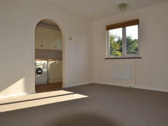 2 bedroom end of terrace house to rent
