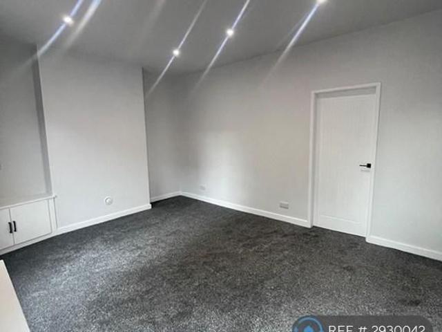 2 bedroom end of terrace house to rent