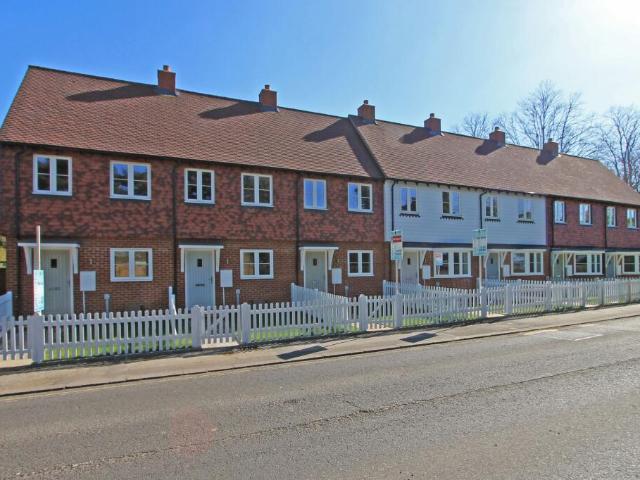 2 bedroom terraced house to rent