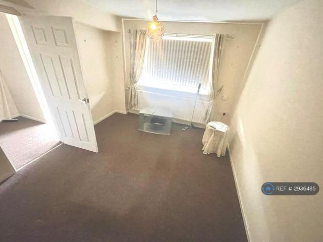 2 bedroom end of terrace house to rent