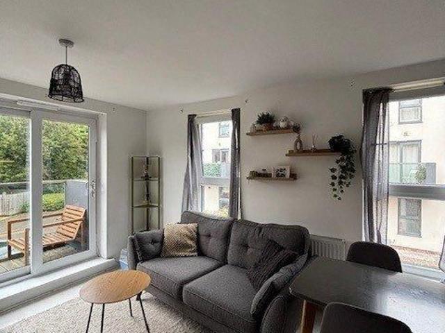 2 bedroom end of terrace house to rent