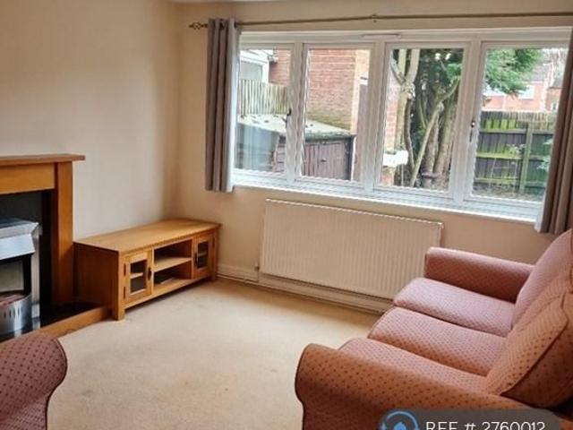 2 bedroom end of terrace house to rent