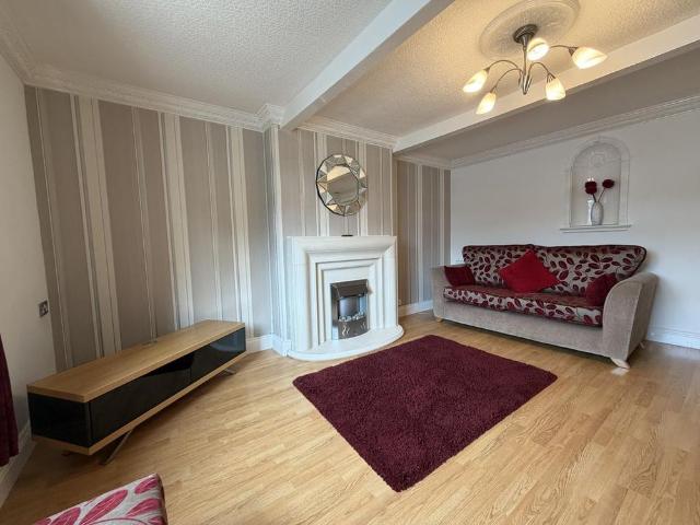 2 bedroom end of terrace house to rent