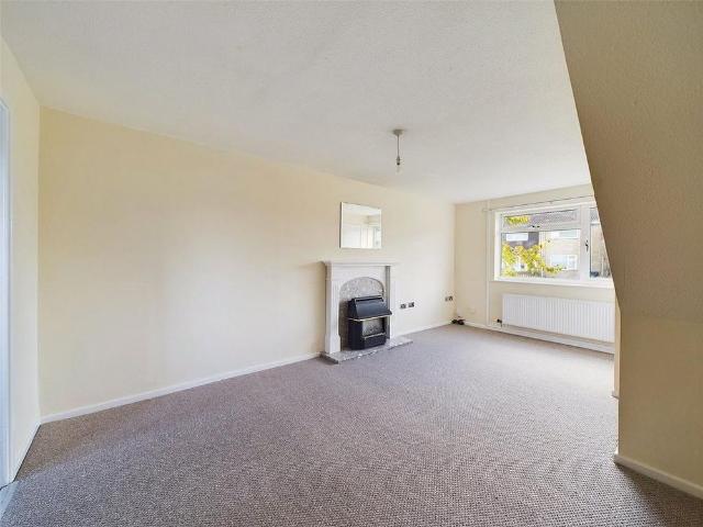 2 bedroom end of terrace house to rent
