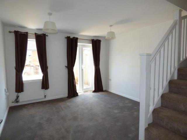 2 bedroom end of terrace house to rent