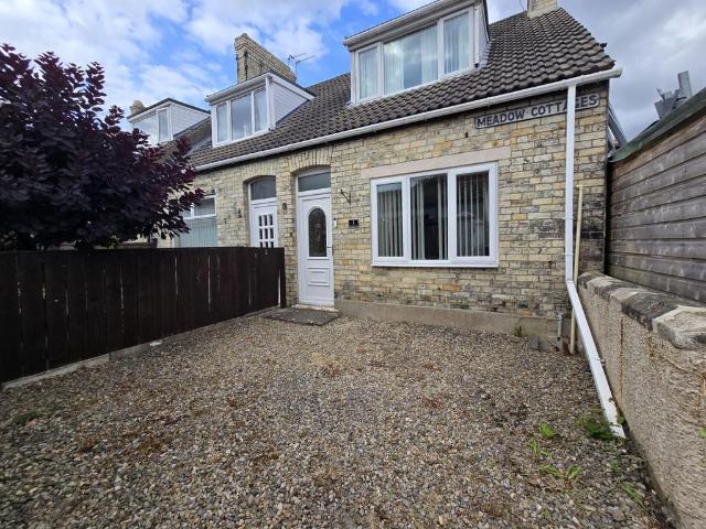 2 bedroom end of terrace house to rent